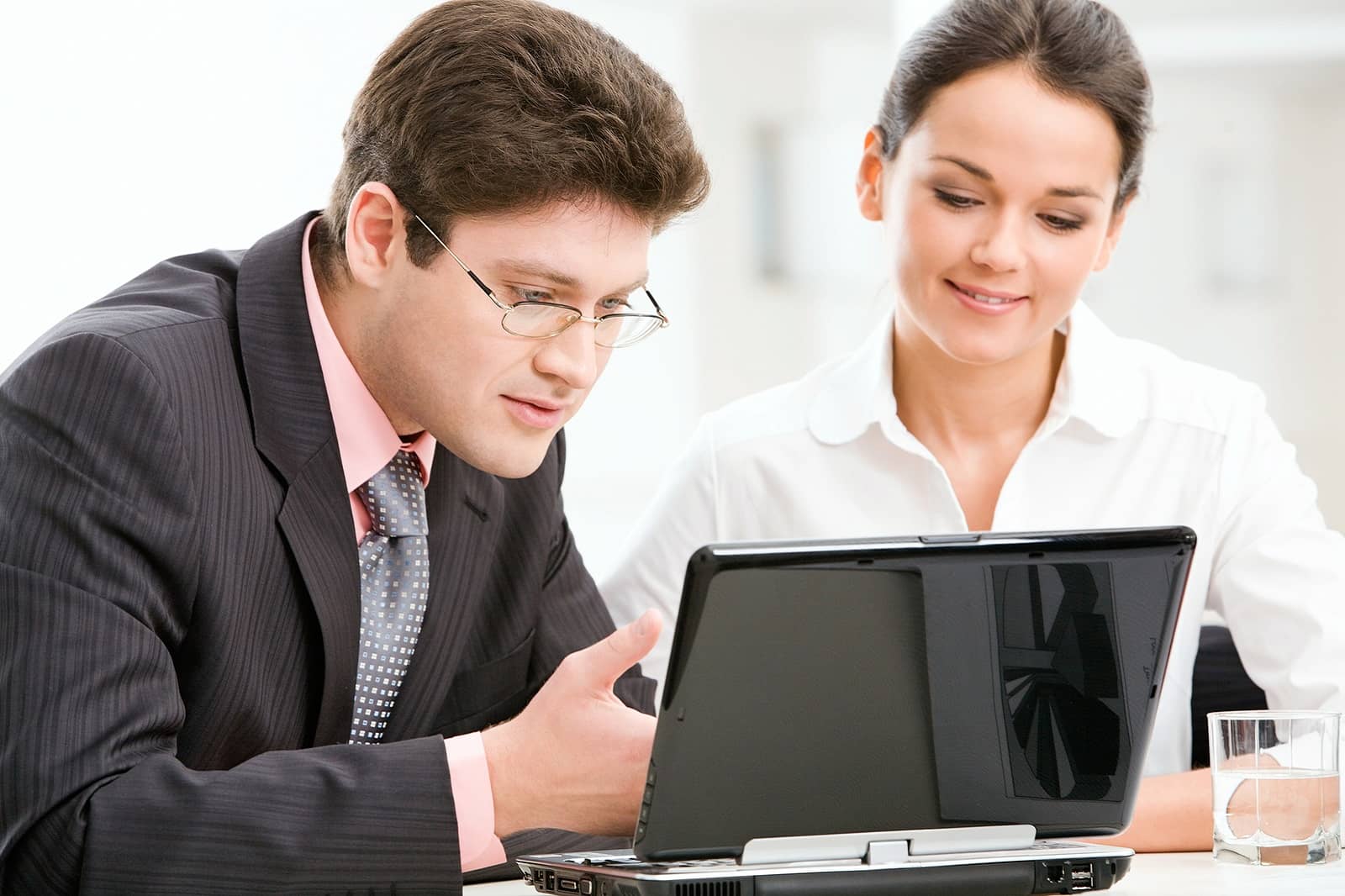 Co Host Airbnb: What Is It and How to Start | Mashvisor